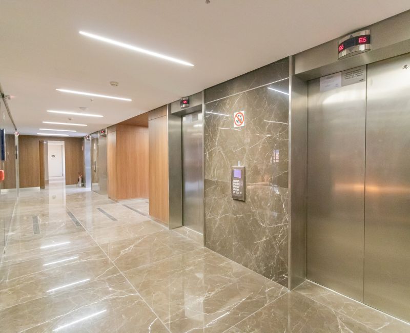 Hướng dẫn lựa chọn thang máy cho khách sạn chuẩn nhất